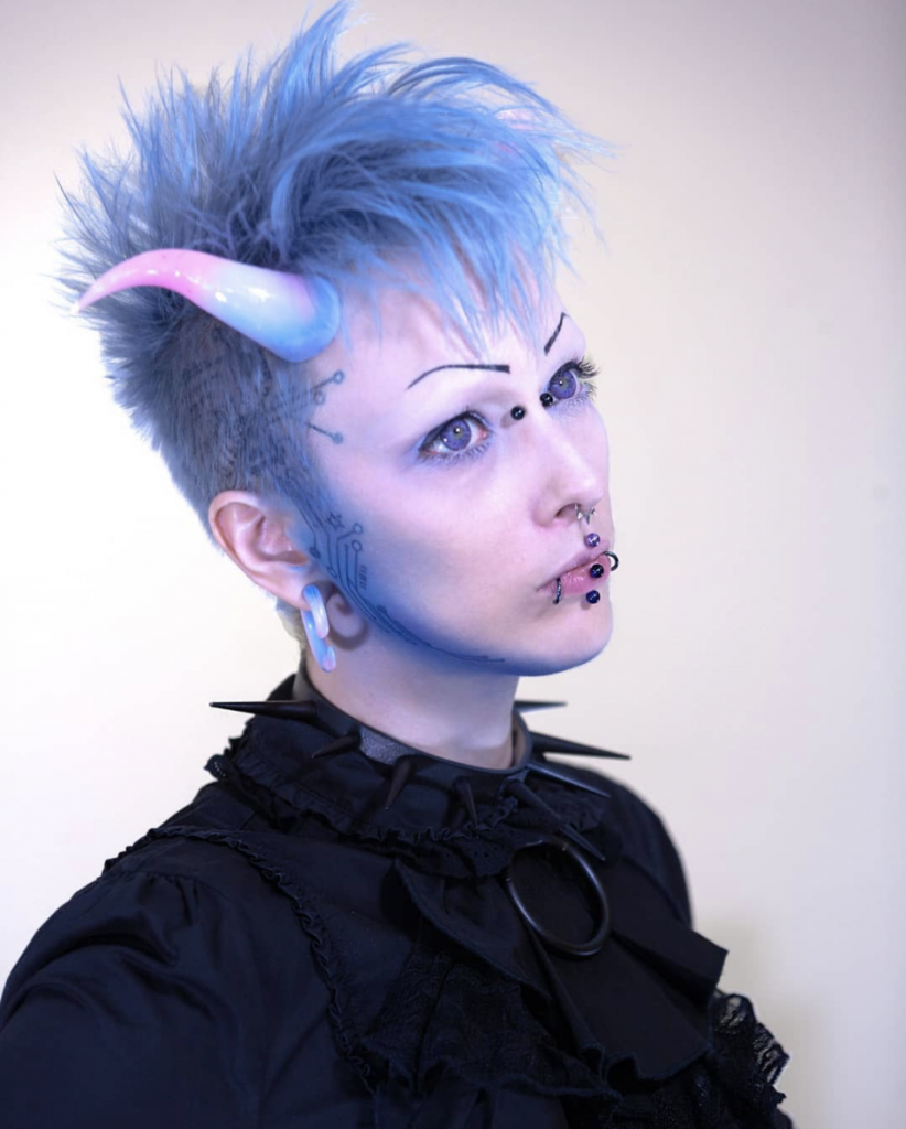 10 Otherwordly Facts About The Genderless Alien, Jareth Nebula | Factionary